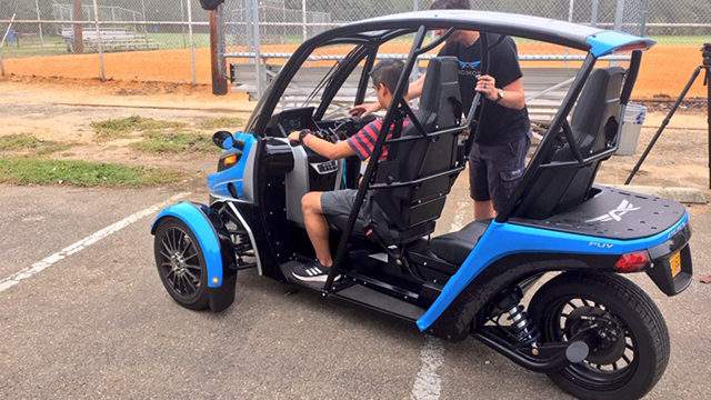 Fun utility vehicle: 3-wheel all-electric vehicle new form of ...
